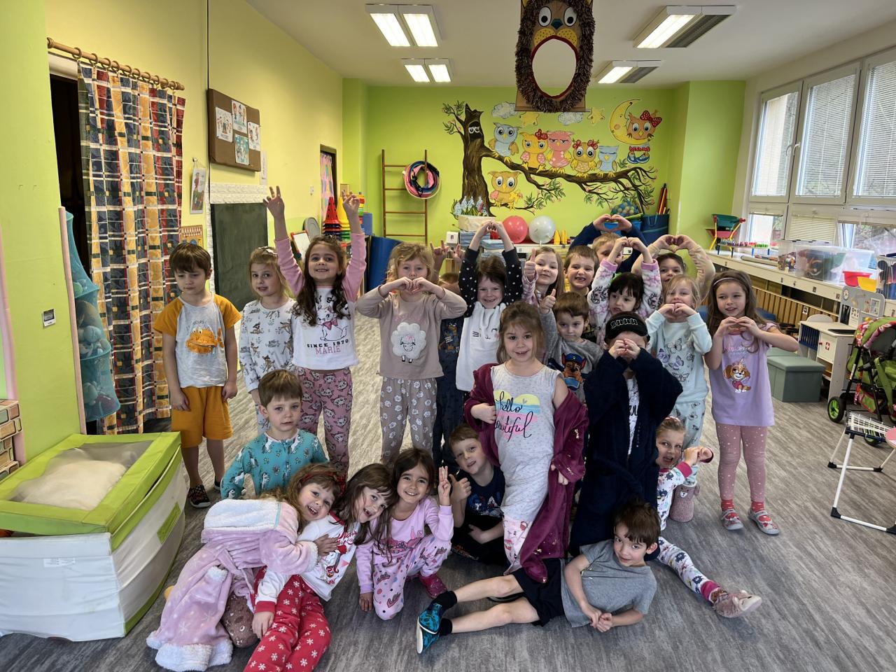 KNIHA JE MŮJ KAMARÁD - Oficiální stránky ZŠ a MŠ Třinec