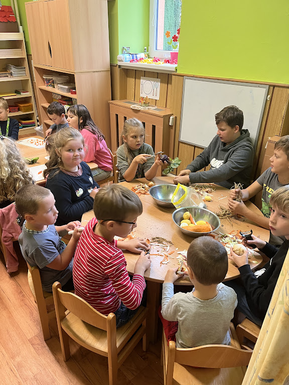 ZELENINOVÁ POLÉVKA - Oficiální stránky ZŠ a MŠ Třinec