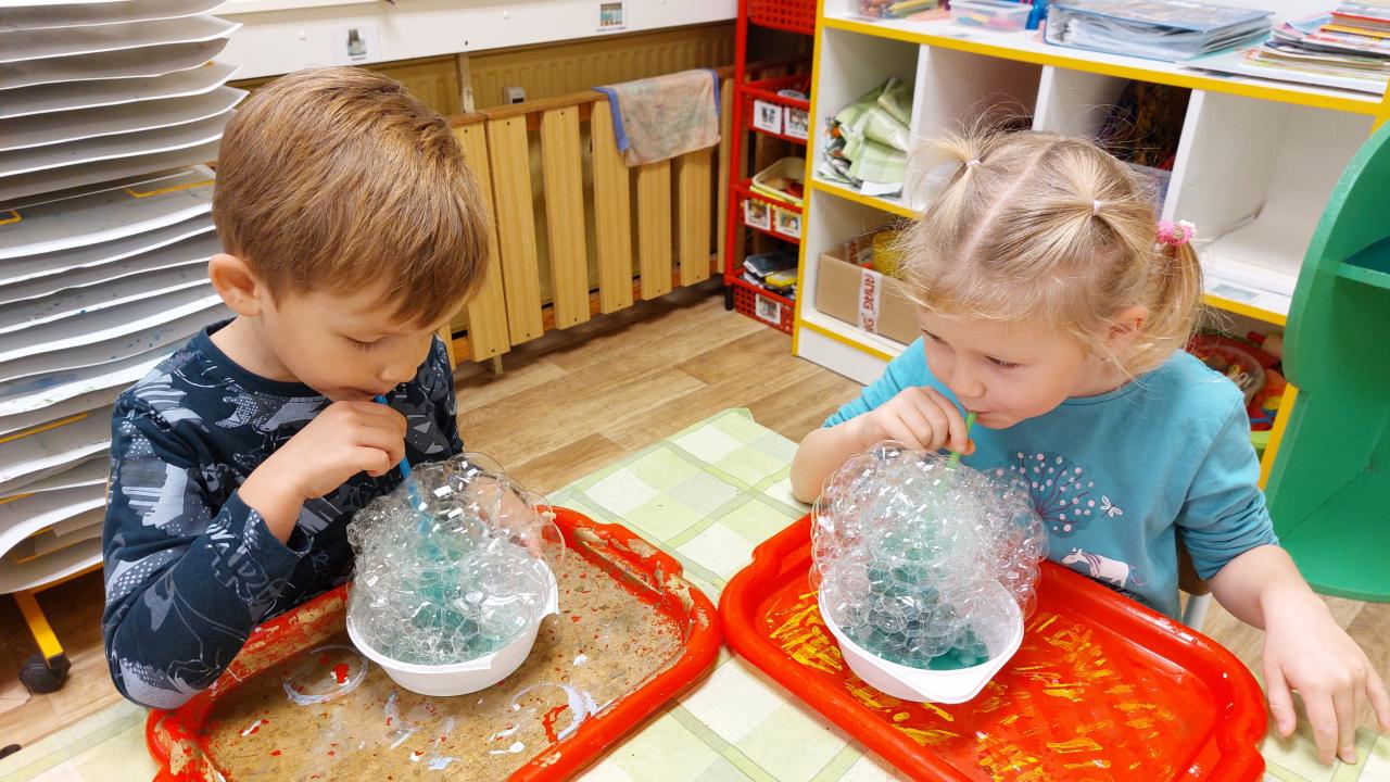 HRÁTKY S VODOU - Oficiální stránky ZŠ a MŠ Třinec
